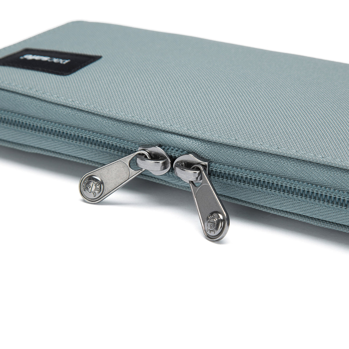 Pacsafe® RFIDsafe™ RFID blocking continental wallet | Pacsafe ...